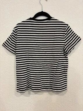Everlane | Tops | Everlane The Boxcut Tee In Essential Cotton Blackbone ...